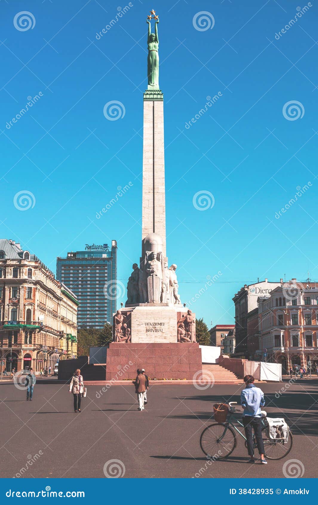 Freedom Monument editorial image. Image of architecture - 38428935