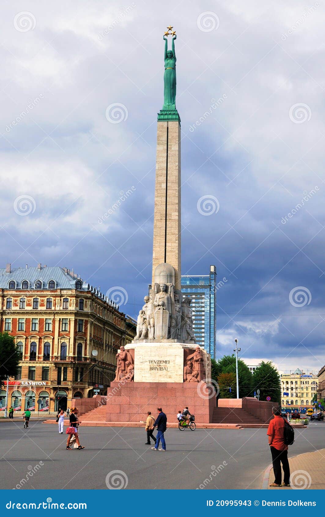 Freedom Monument, Riga editorial stock photo. Image of attraction ...