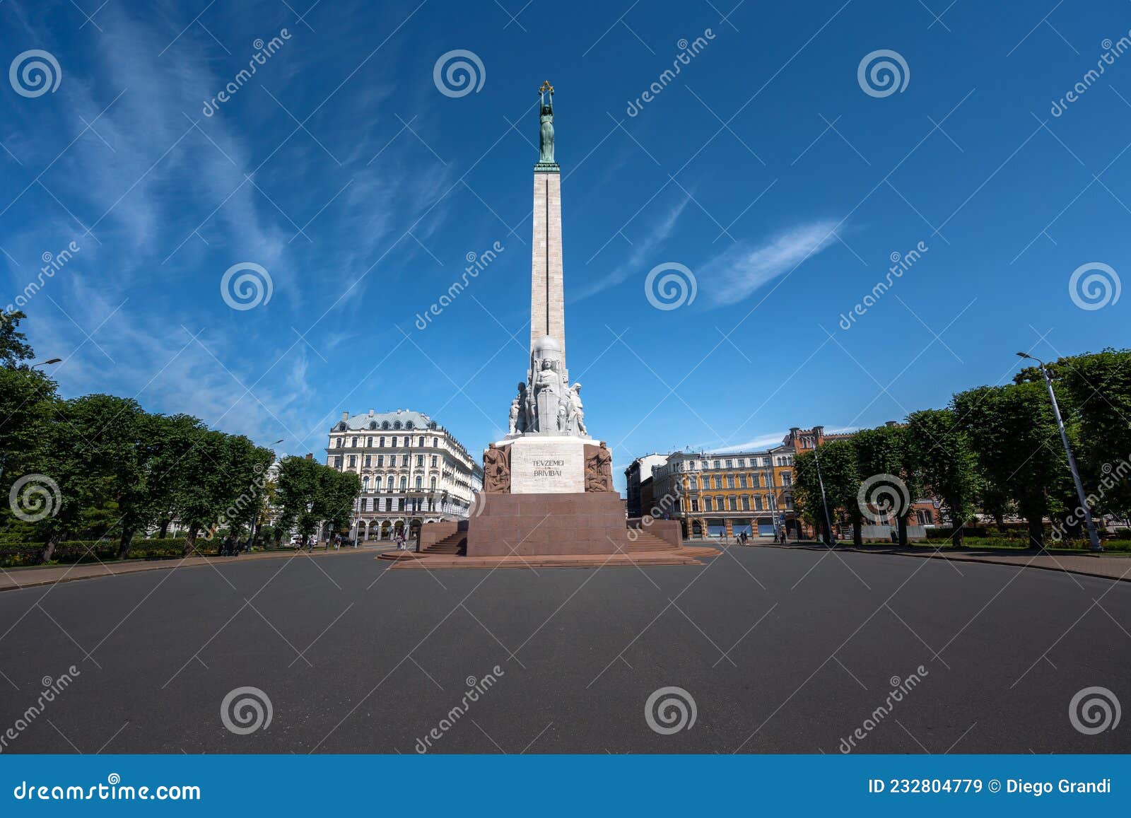 Monument On Riga Fountain In The Small Park In Front Of The Rizhskiy ...