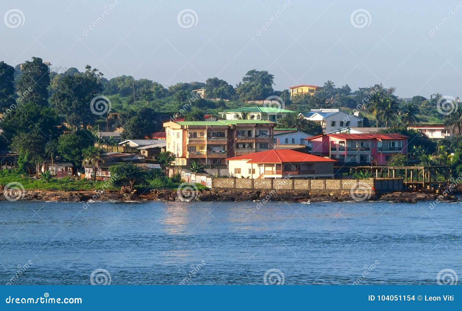 Freetown foto de archivo. Imagen de caliente, frontera - 104051154