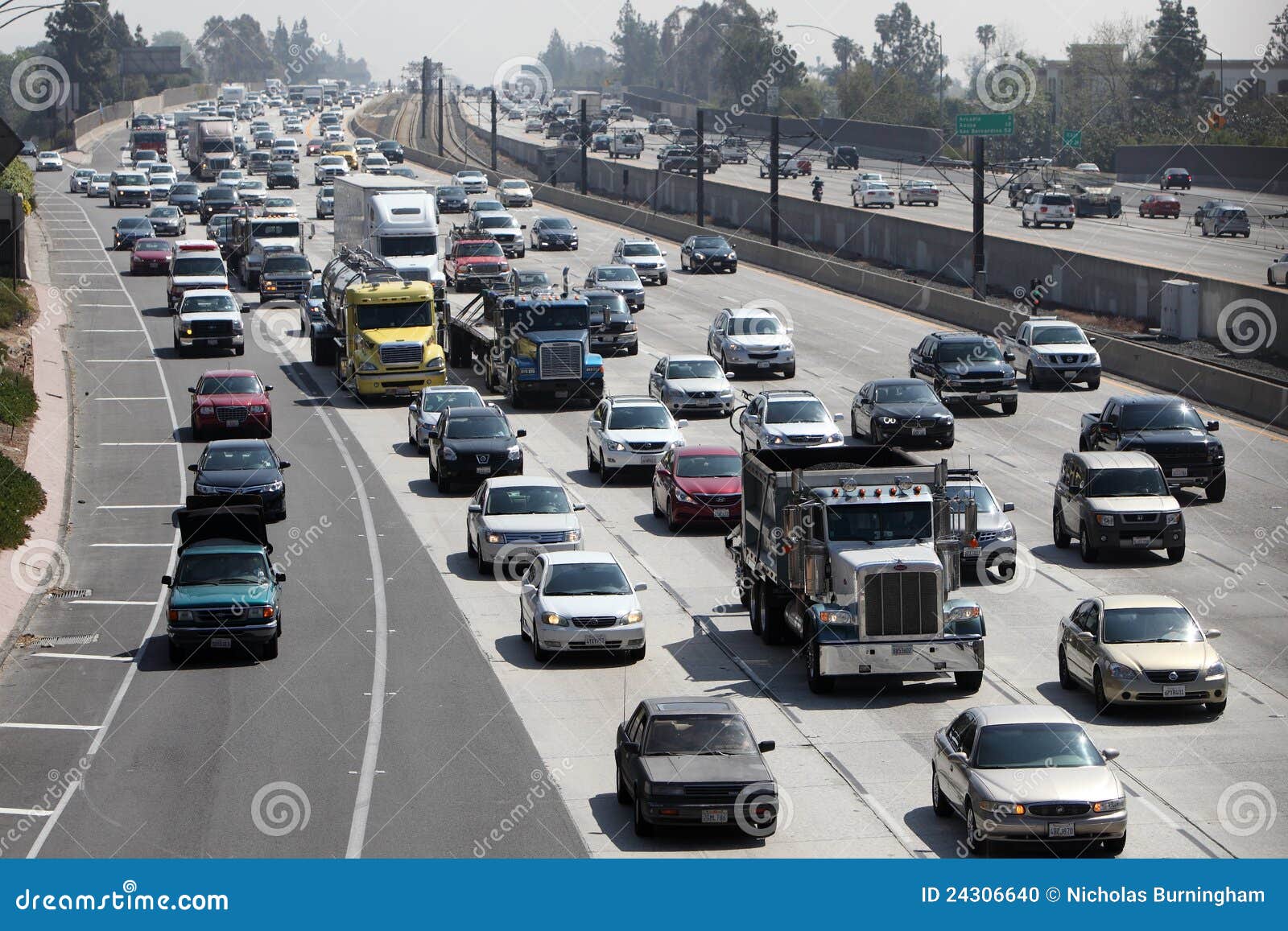 Freeway Traffic in Pasadena, California Editorial Image - Image of slow ...