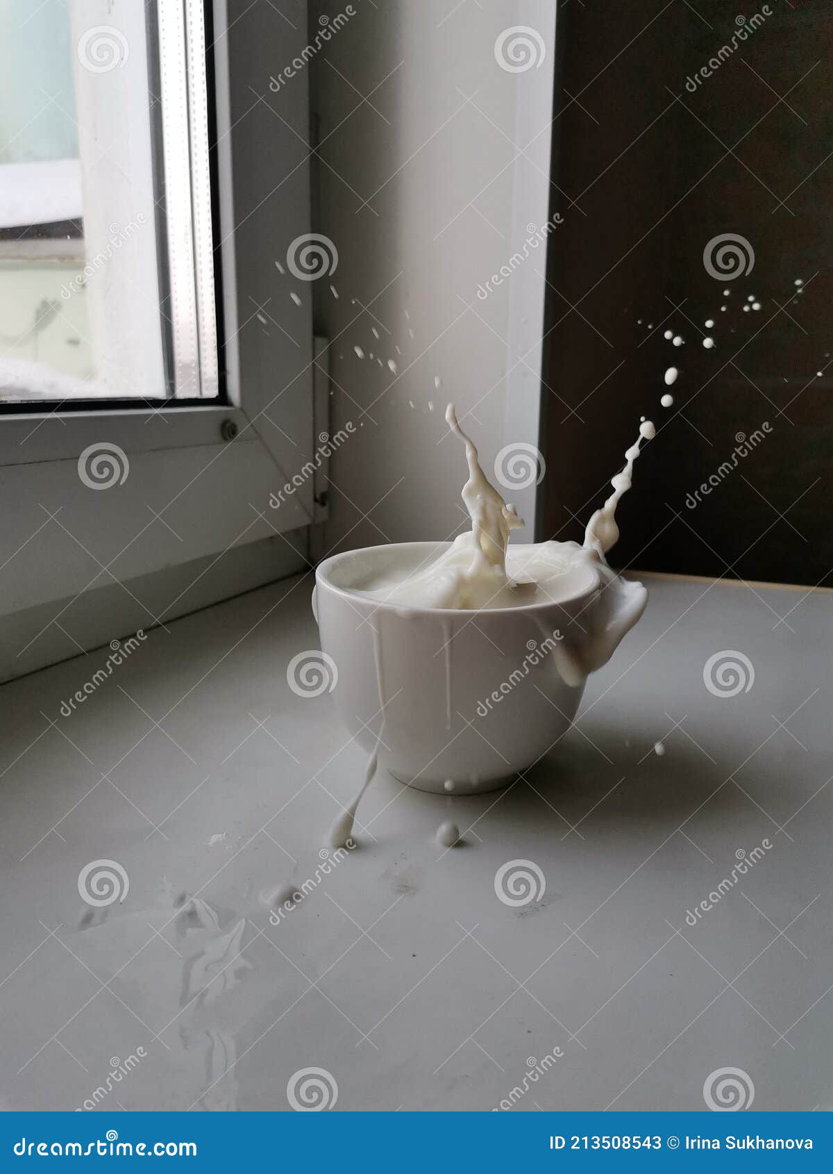 Freeze frame milk splashes stock image. Image of freeze - 213508543