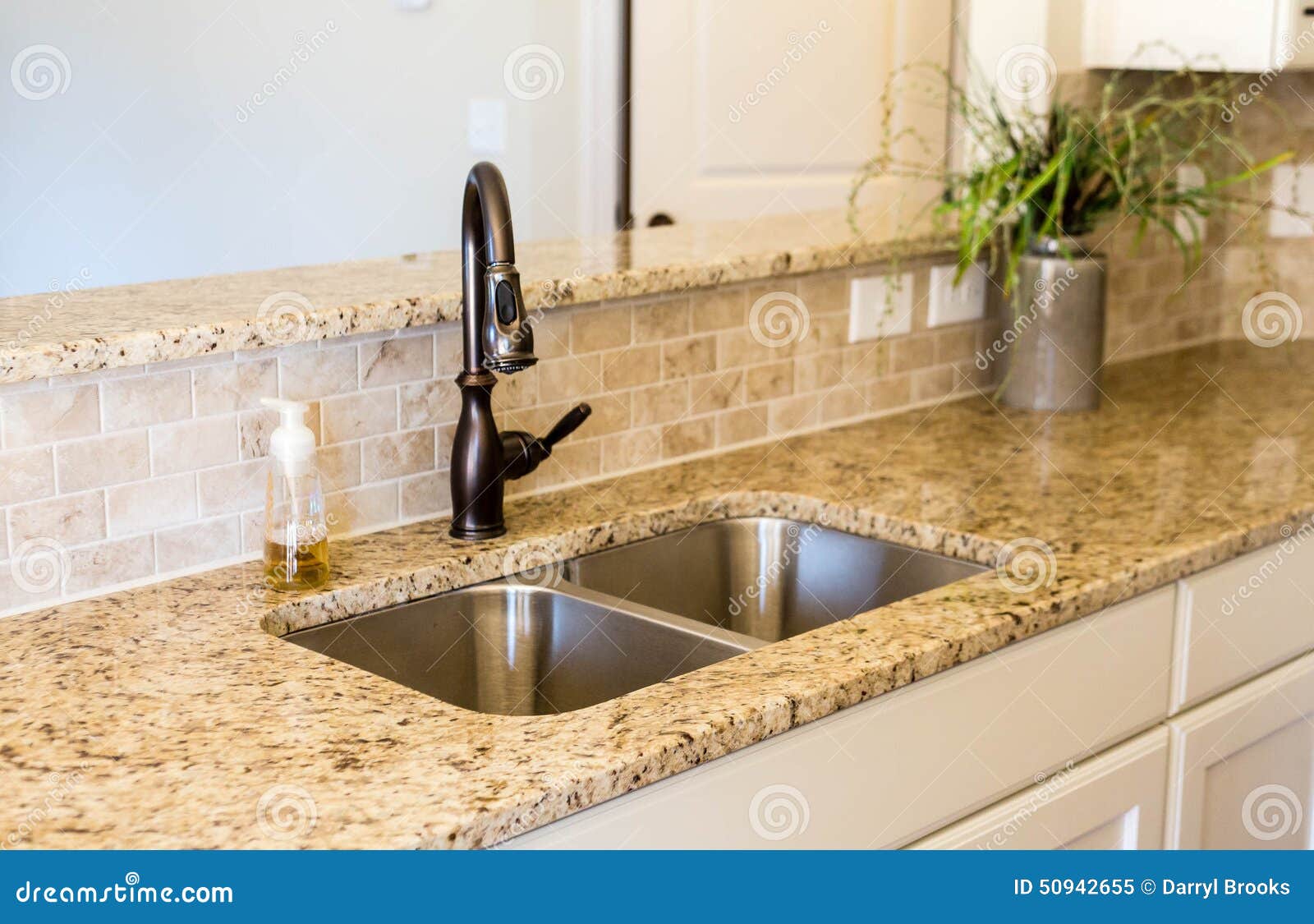 Fregadero Moderno Del Granito Imagen de archivo - Imagen de lujo ...