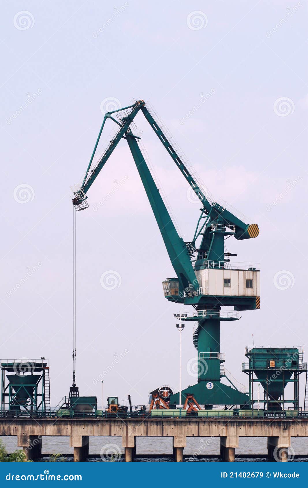 Dock Crane Royalty-Free Stock Photo | CartoonDealer.com #15632991
