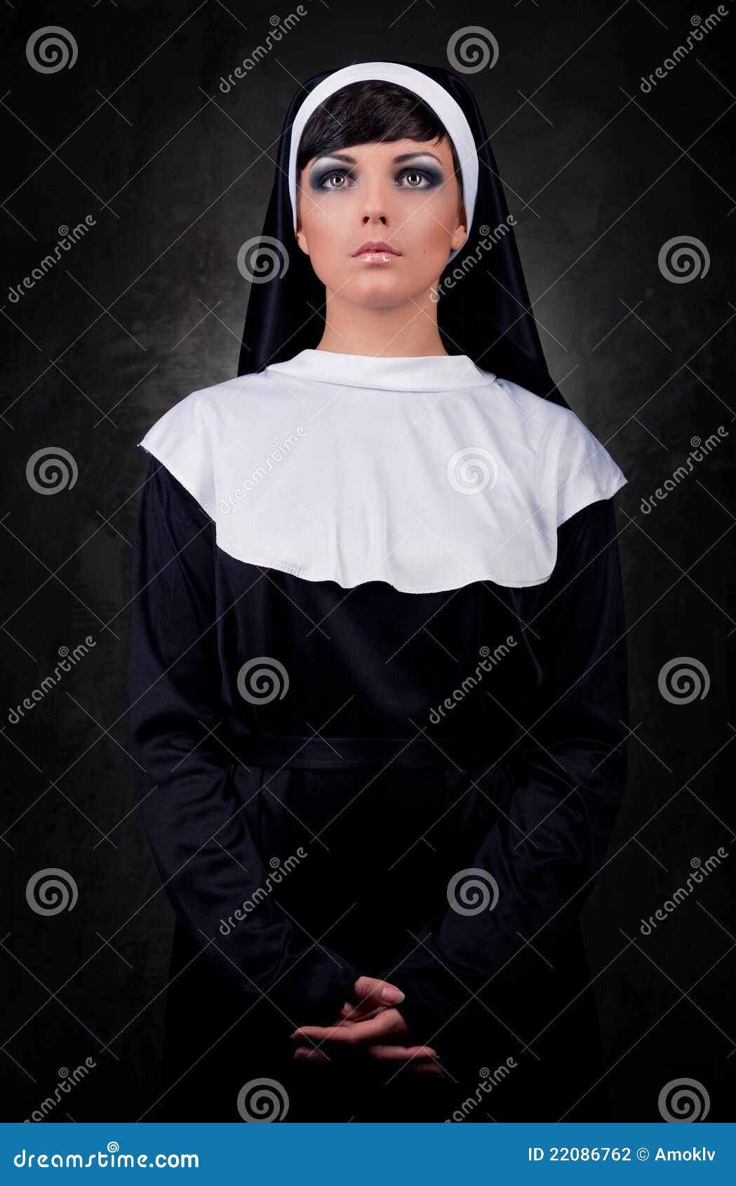 Freira foto de stock. Imagem de atrativo, espiritual - 22086762