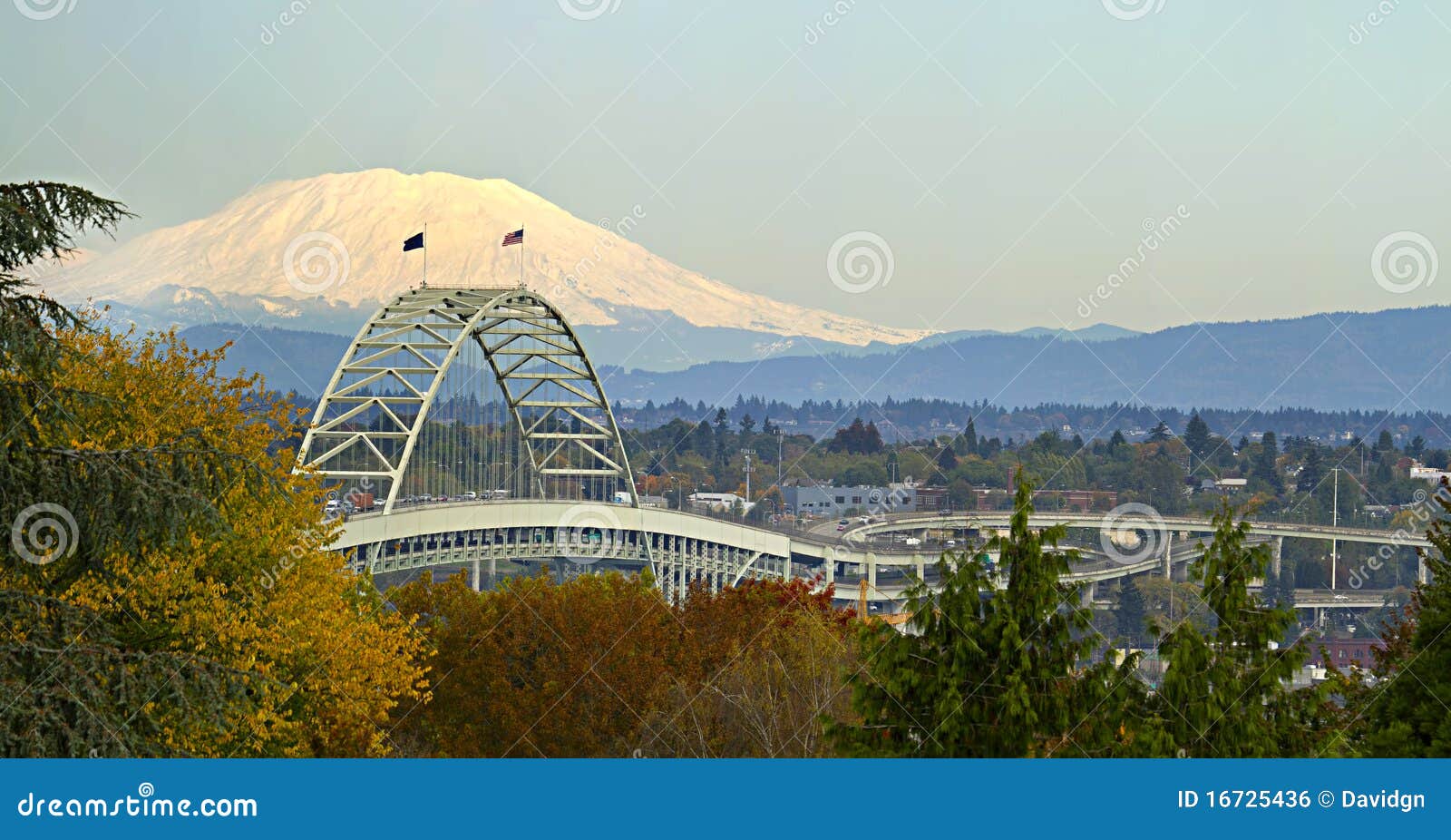 Fremont Bridge Portland Oregon Panorama Stock Photo - Image of casrs ...