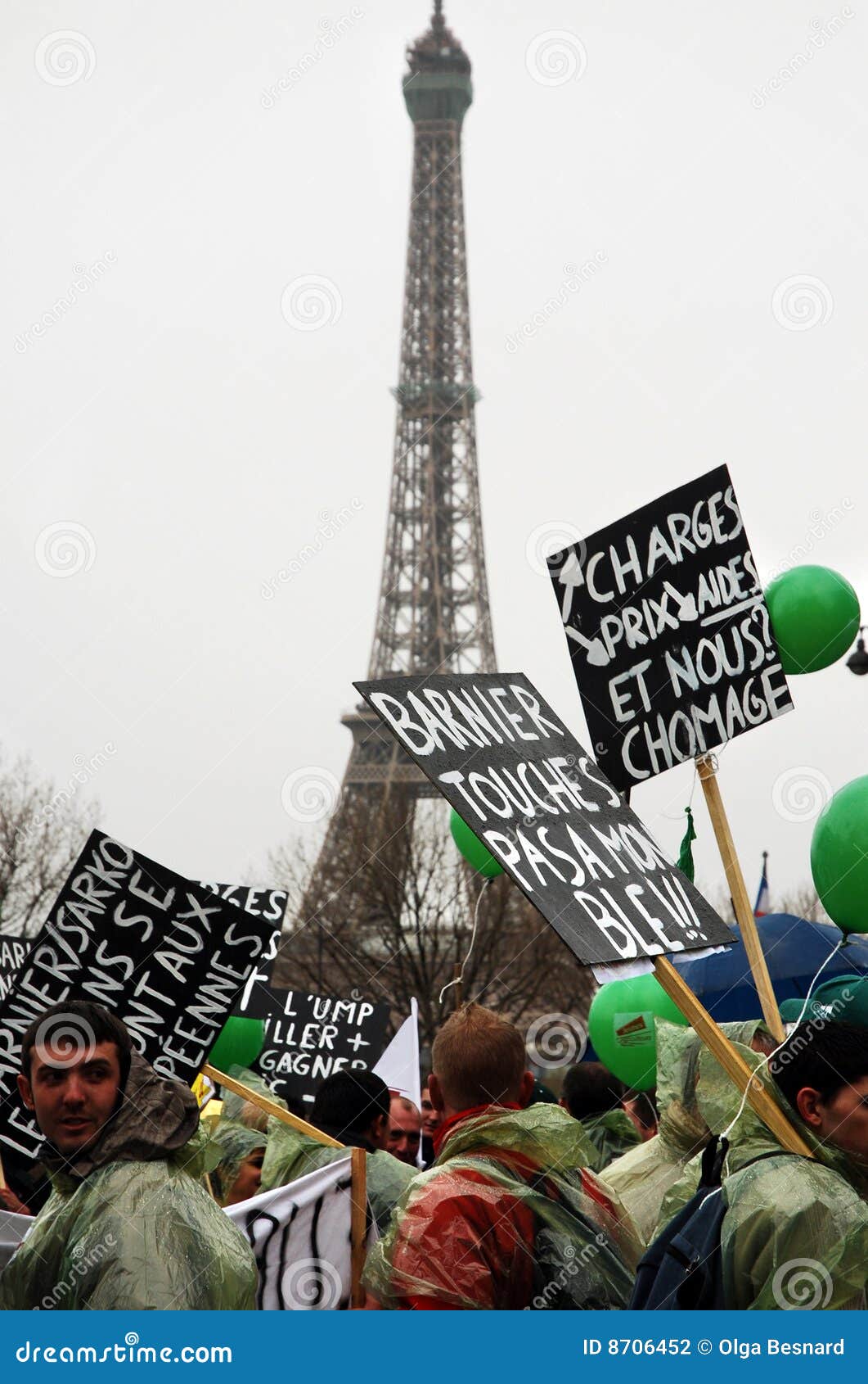 French Farmers Strike in Paris Editorial Photography - Image of flag ...