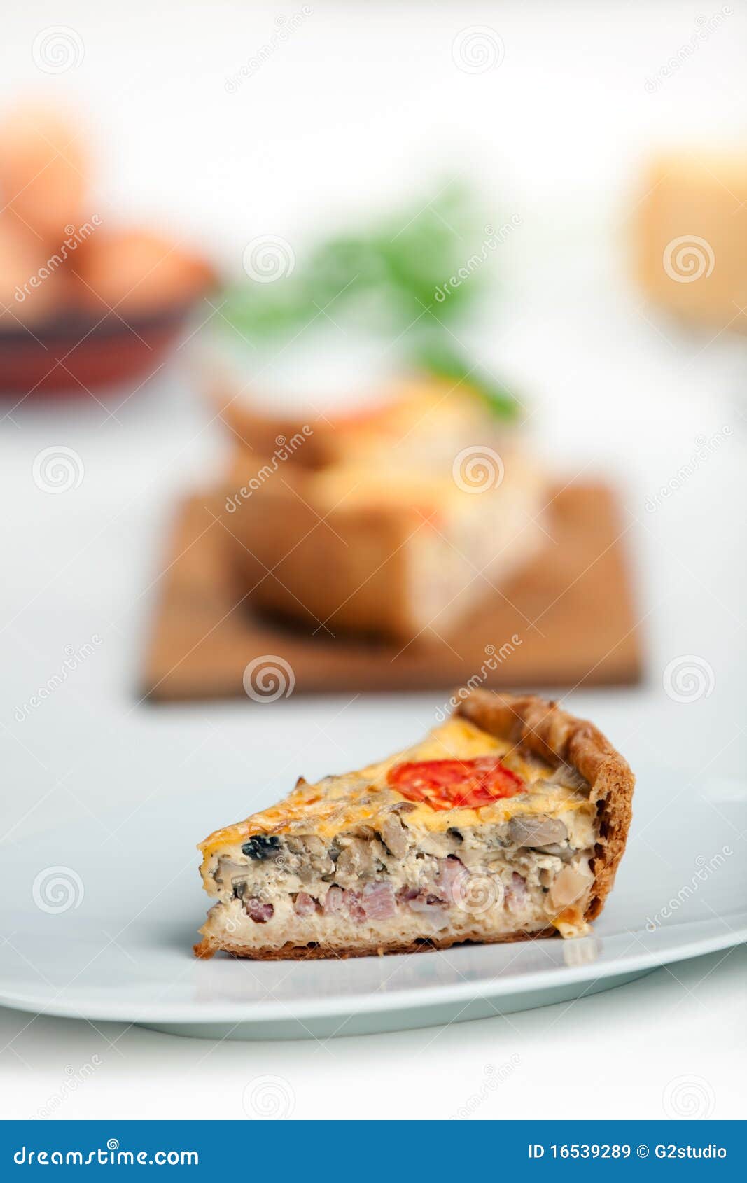French Quiche Lorraine stock image. Image of tasty, pastry - 16539289
