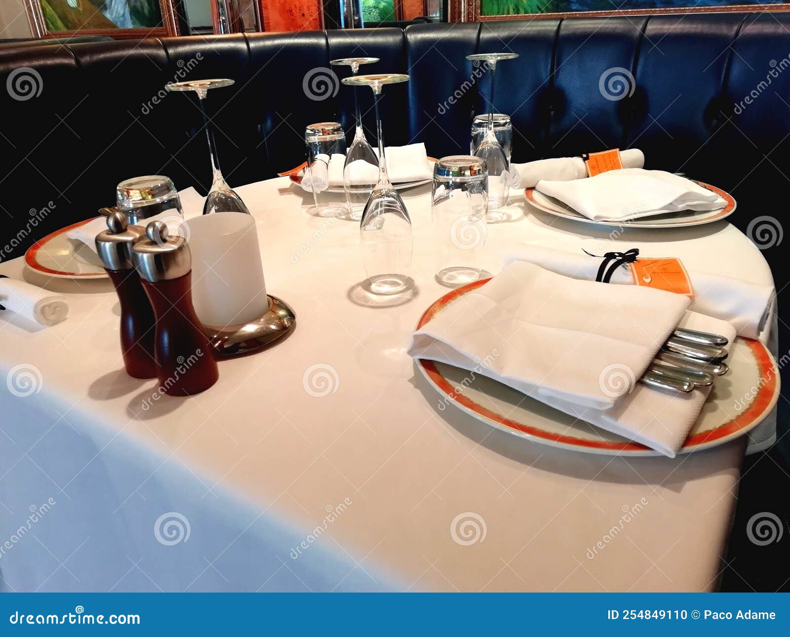 French Restaurant Fine Dinning. Table Setting in Fine Dining Room Stock ...