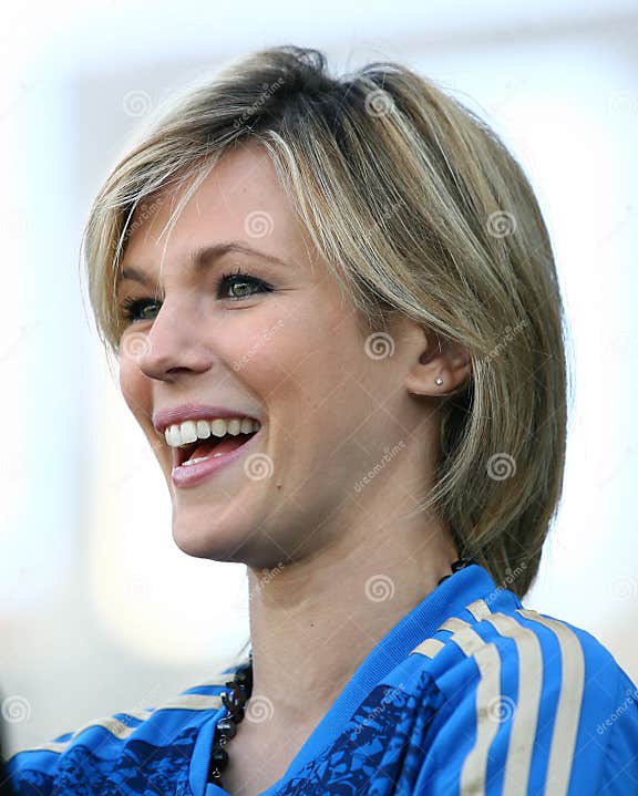 French singer s Lorie editorial photo. Image of fans - 24476021