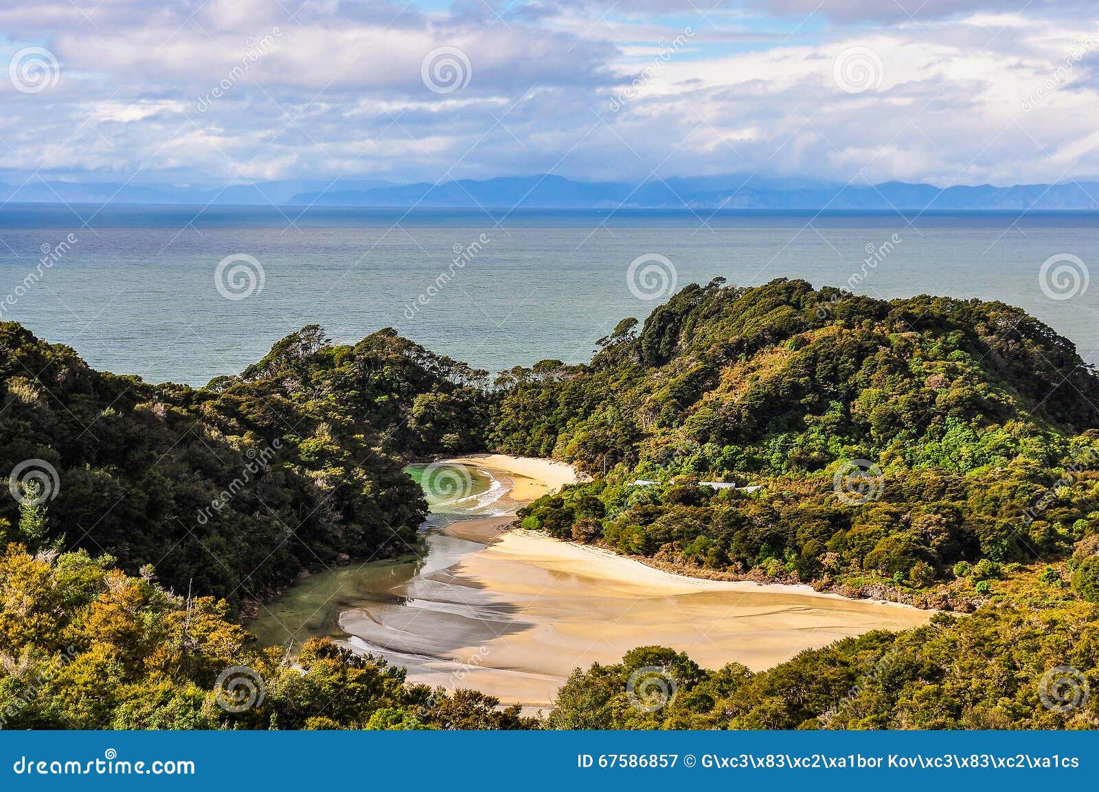 ABEL TASMAN, NEW ZEALAND, FEBRUARY 6, 2020: Tonga Quarry Campsite Beach ... ABEL TASMAN, NEW ZEALAND, FEBRUARY 6, 2020: Tonga Quarry Campsite Beach ...