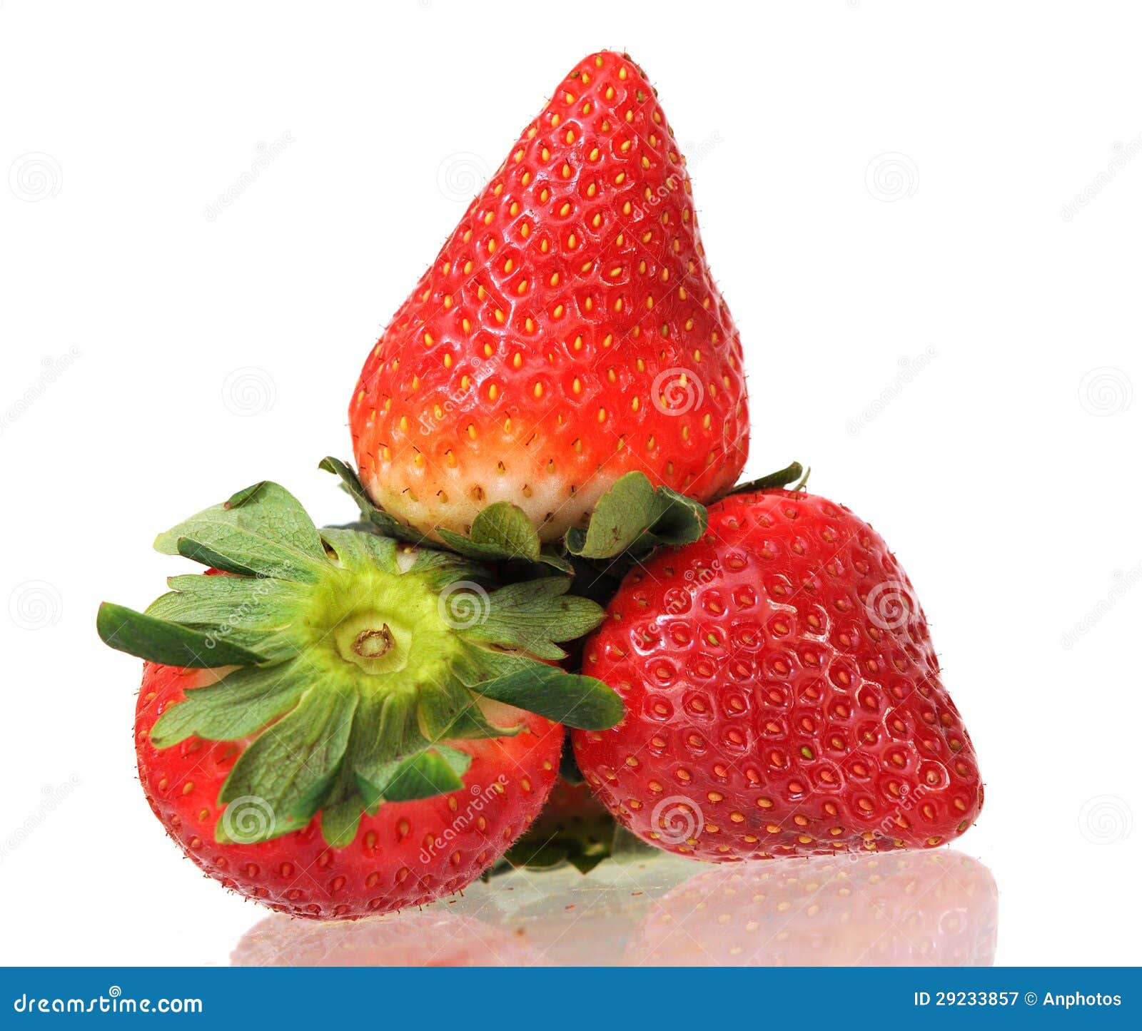 Fresa madura tres imagen de archivo. Imagen de fruta - 29233857