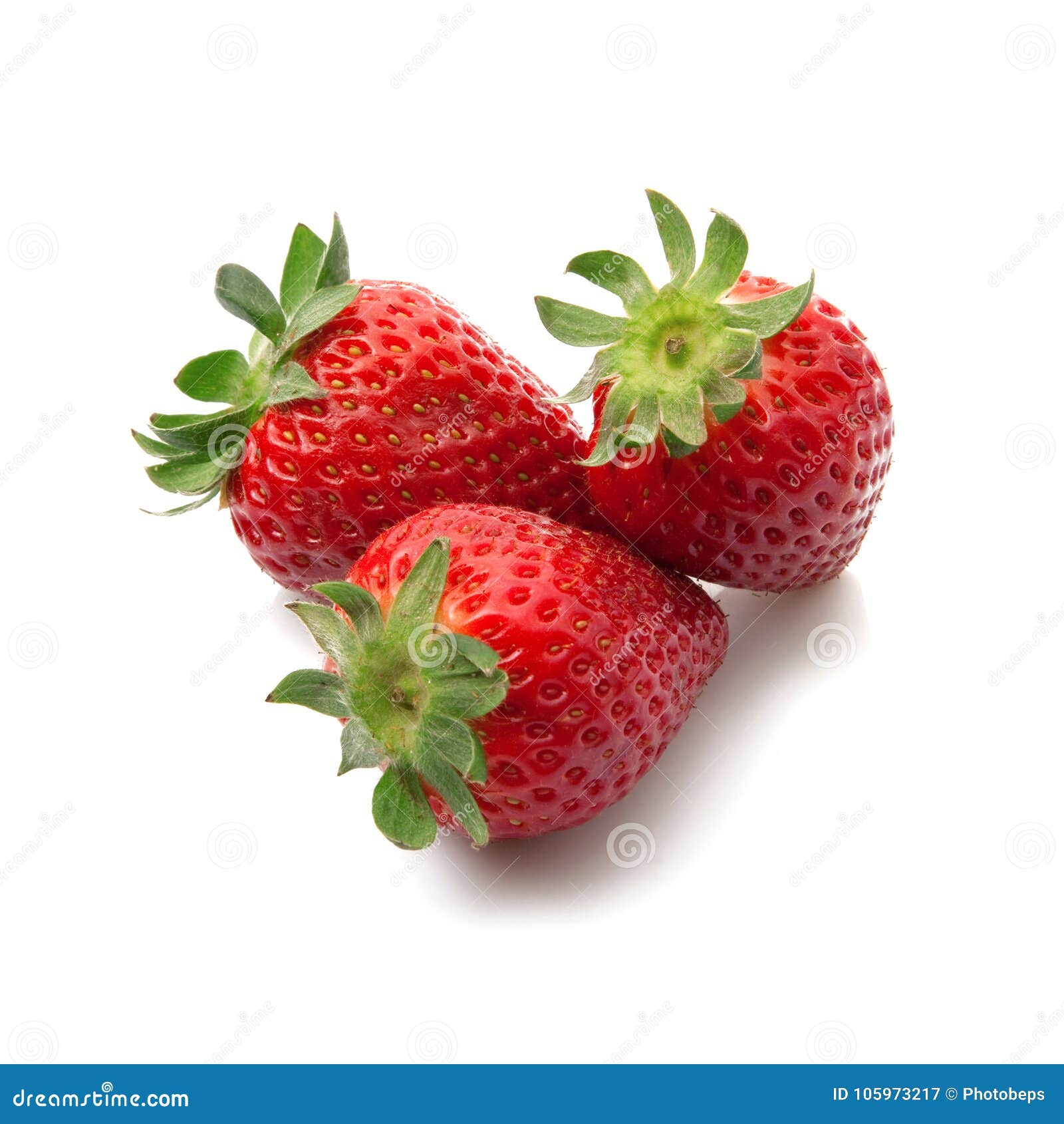 Fresas en el fondo blanco imagen de archivo. Imagen de aislado - 105973217