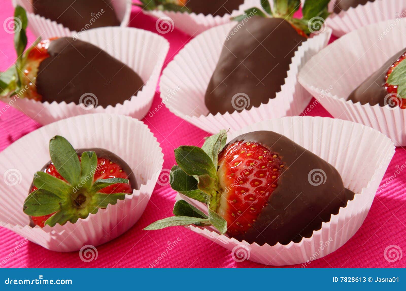 Fresas Frescas En Chocolate Derretido Imagen de archivo - Imagen de ...