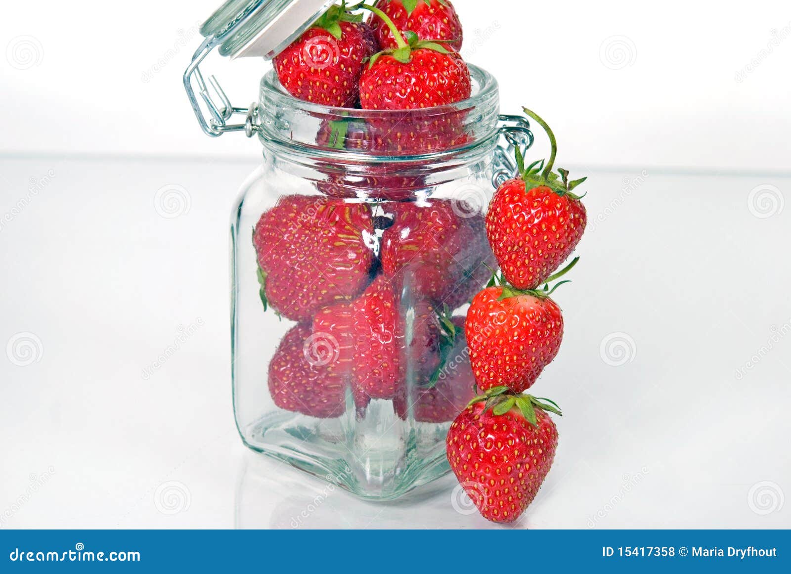 Freschezza inscatolata fotografia stock. Immagine di vitamina - 15417358