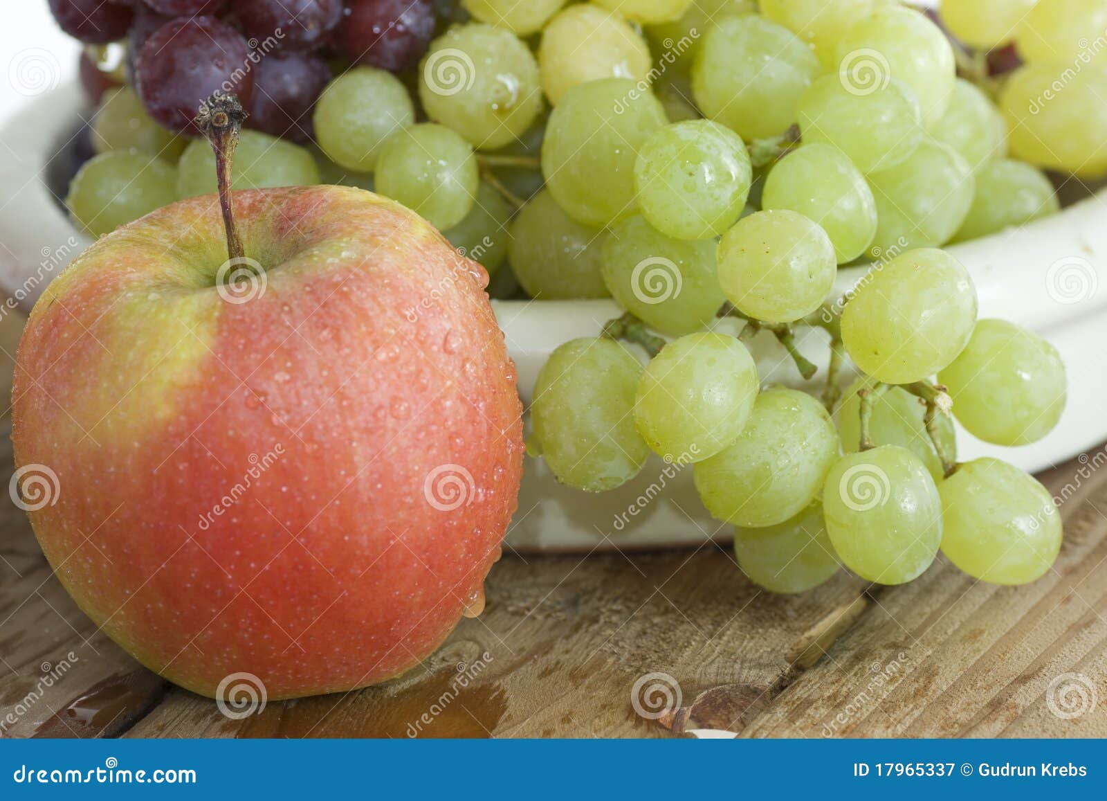 Fresh Apple and Grapes Close-up Stock Image - Image of dessert, wooden ...