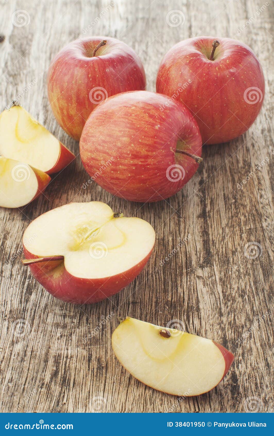 Fresh Apples on a Cutting Board Stock Photo - Image of juicy, nature ...