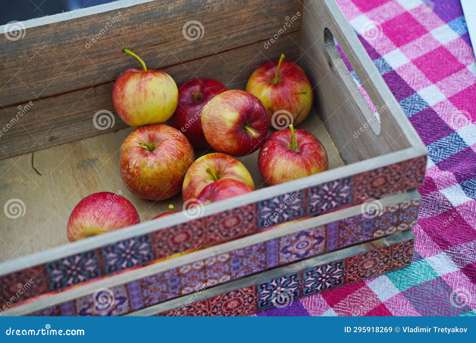 Fresh Apples in a Wooden Basket Stock Image - Image of grass, organic ...