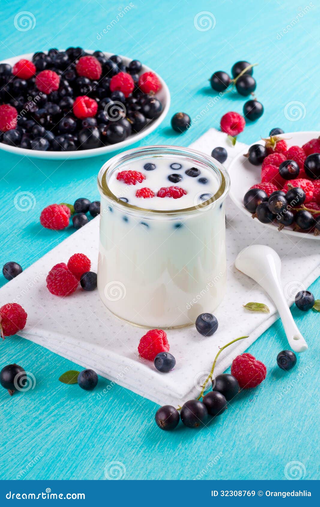 Fresh berries and milk stock image. Image of napkin, currant - 32308769