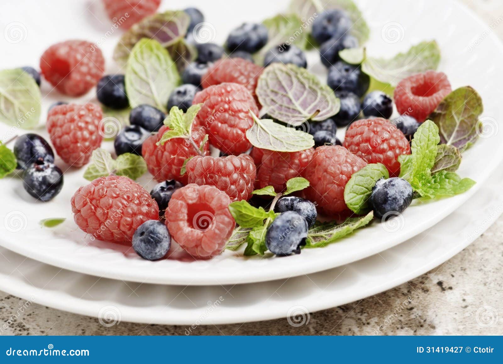 Fresh Berries stock image. Image of horizontal, leaf - 31419427