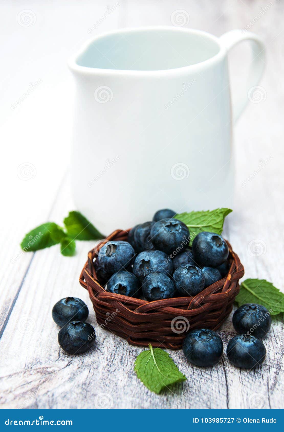 Fresh Blueberries on a Table Stock Image - Image of leaf, berry: 103985727
