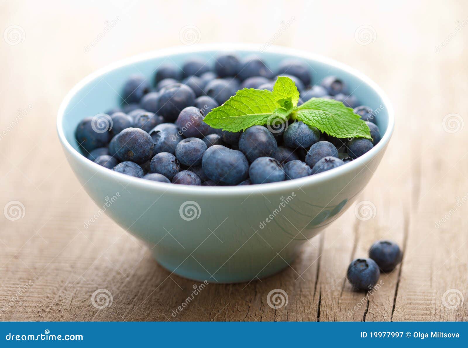 Fresh blueberry in bowl stock image. Image of taste, health - 19977997