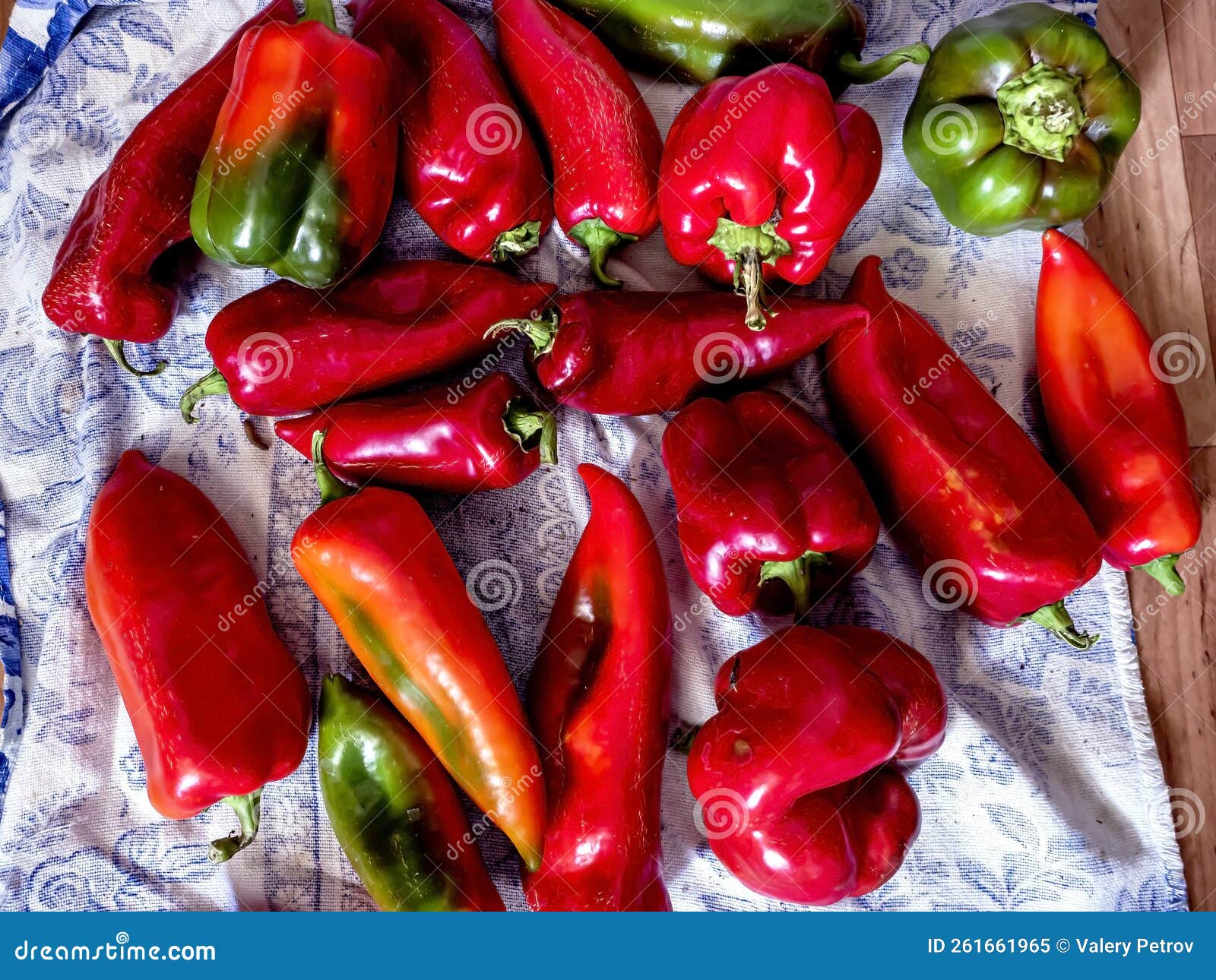 Fresh Bright Red Pepper is Dried on a Towel Stock Image - Image of ...
