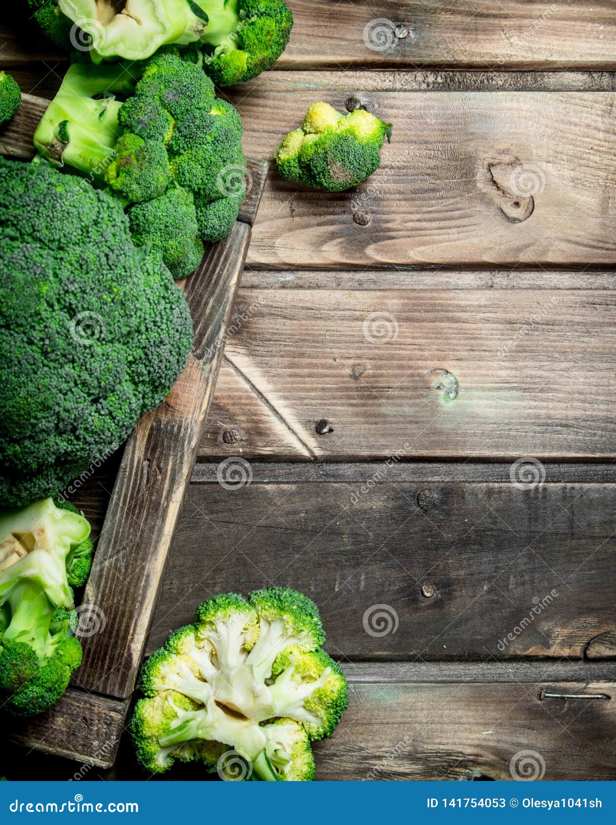 Fresh Broccoli in a Wooden Box Stock Image - Image of healthy, diet ...