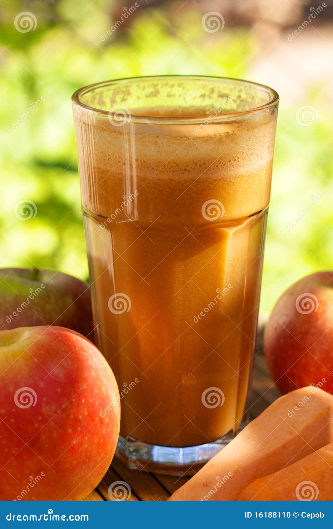 Fresh Carrot and Apple Juice Stock Photo - Image of dieting, nature ...