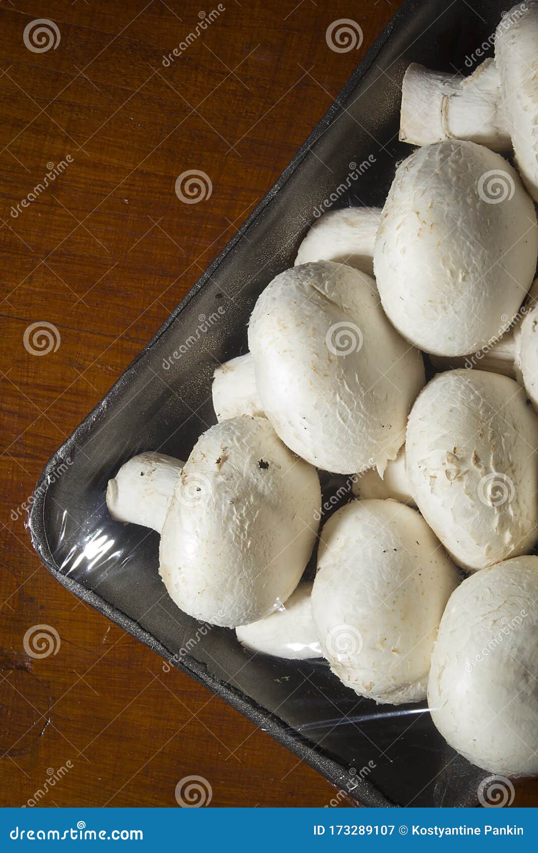 Fresh champignon mushrooms stock image. Image of brown - 173289107