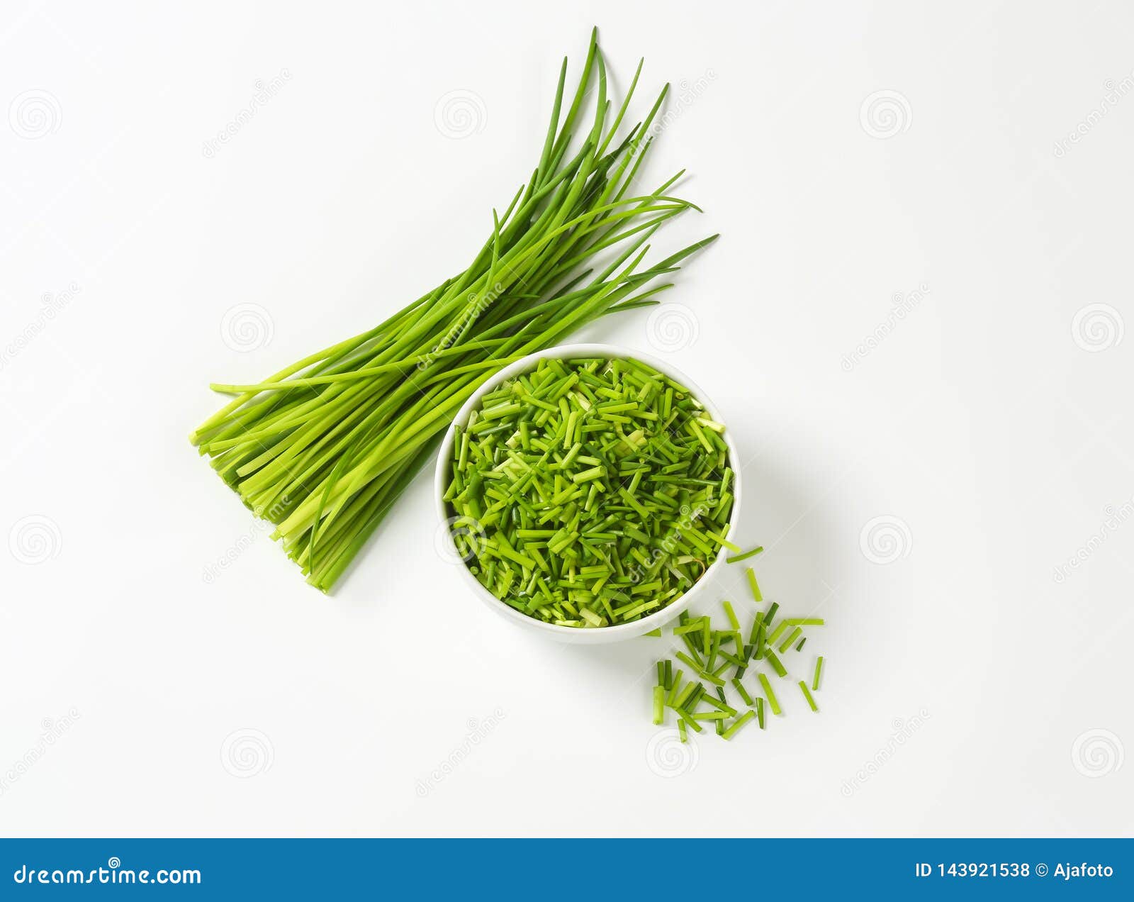 Fresh chopped chives stock photo. Image of ingredient - 143921538