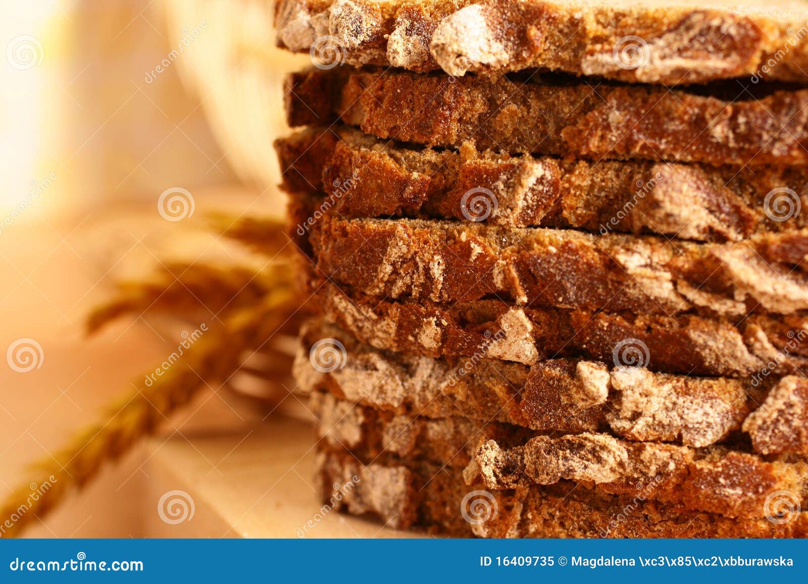 Fresh crackling bread stock image. Image of diet, food - 16409735