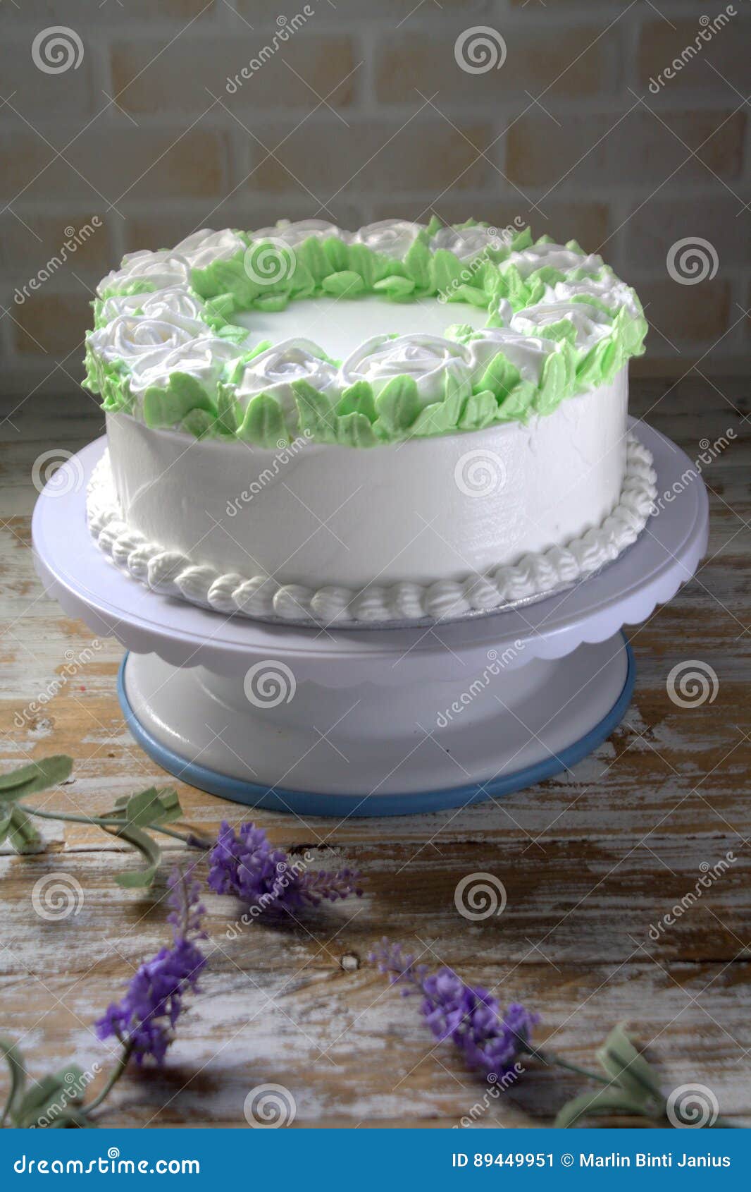 Fresh cream cake stock image. Image of decoration, flower - 89449951
