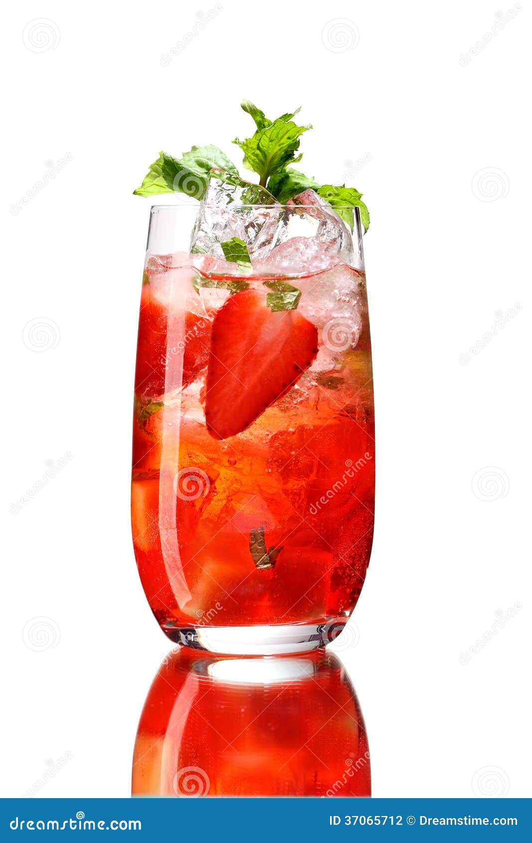 Fresh Drink With Strawberry Stock Photo - Image of cool, cubes: 37065712