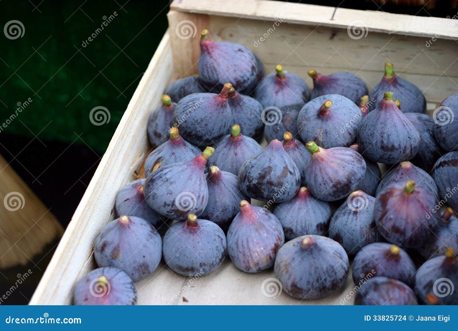 Fresh figs in a box stock photo. Image of produce, vegetarian - 33825724