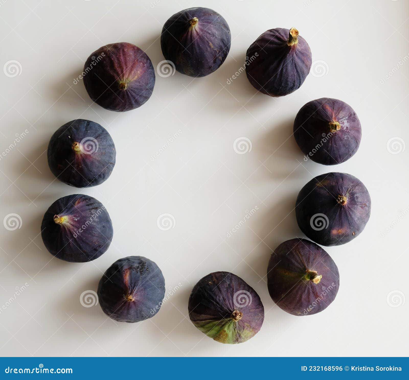 Fresh Figs Laid Out in the Circle Shape on a White Background Stock ...