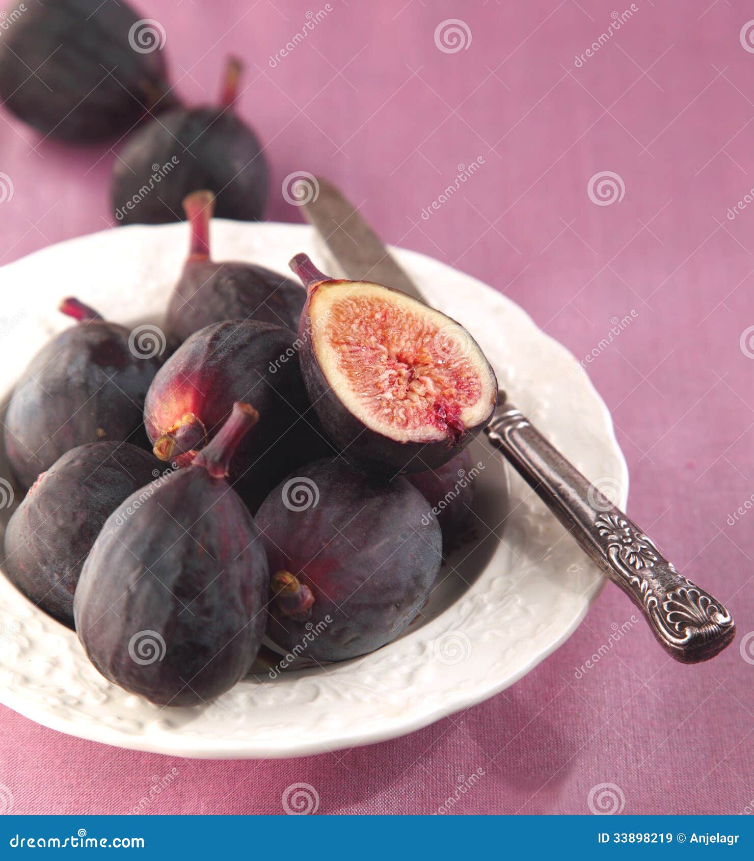 Fresh figs on plate stock image. Image of nutrition, exotic - 33898219