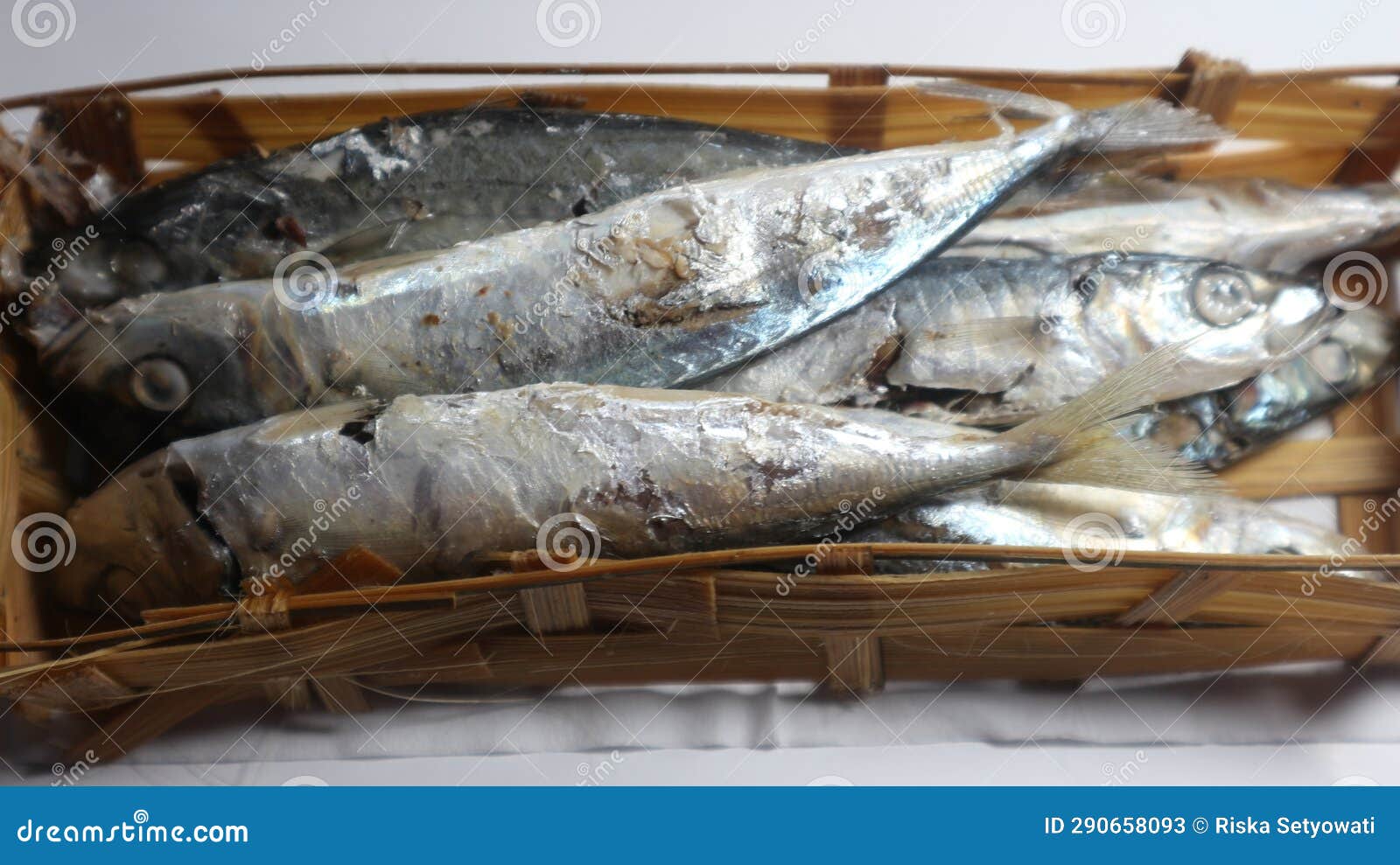 Fresh Fish in a Box Made of Bamboo Stock Image - Image of seafood ...