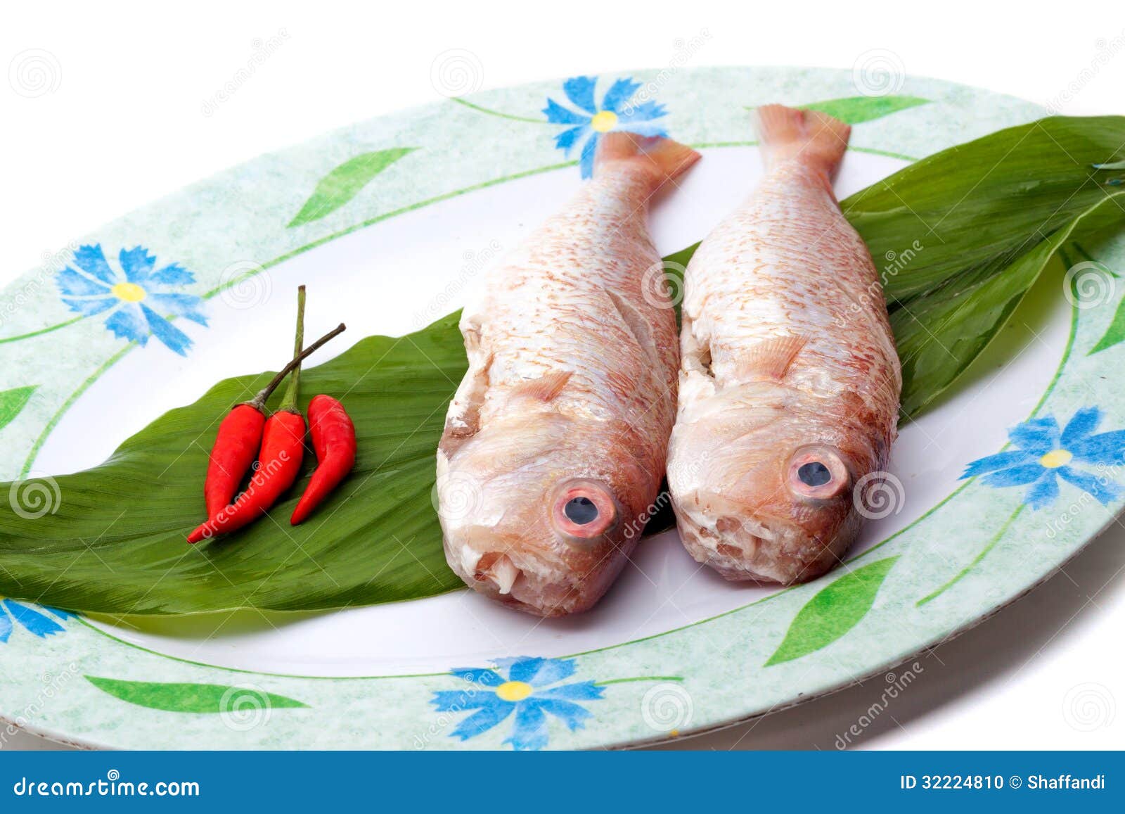 Fresh fishes on plate stock photo. Image of omega, fishing - 32224810