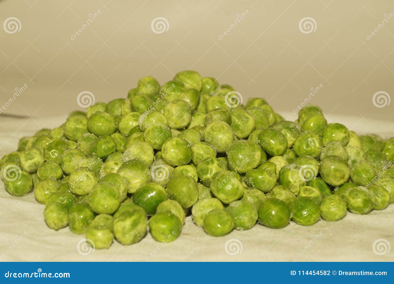 Fresh Green Peas / Mutter HD Image Stock Photo - Image of hello, fresh ...