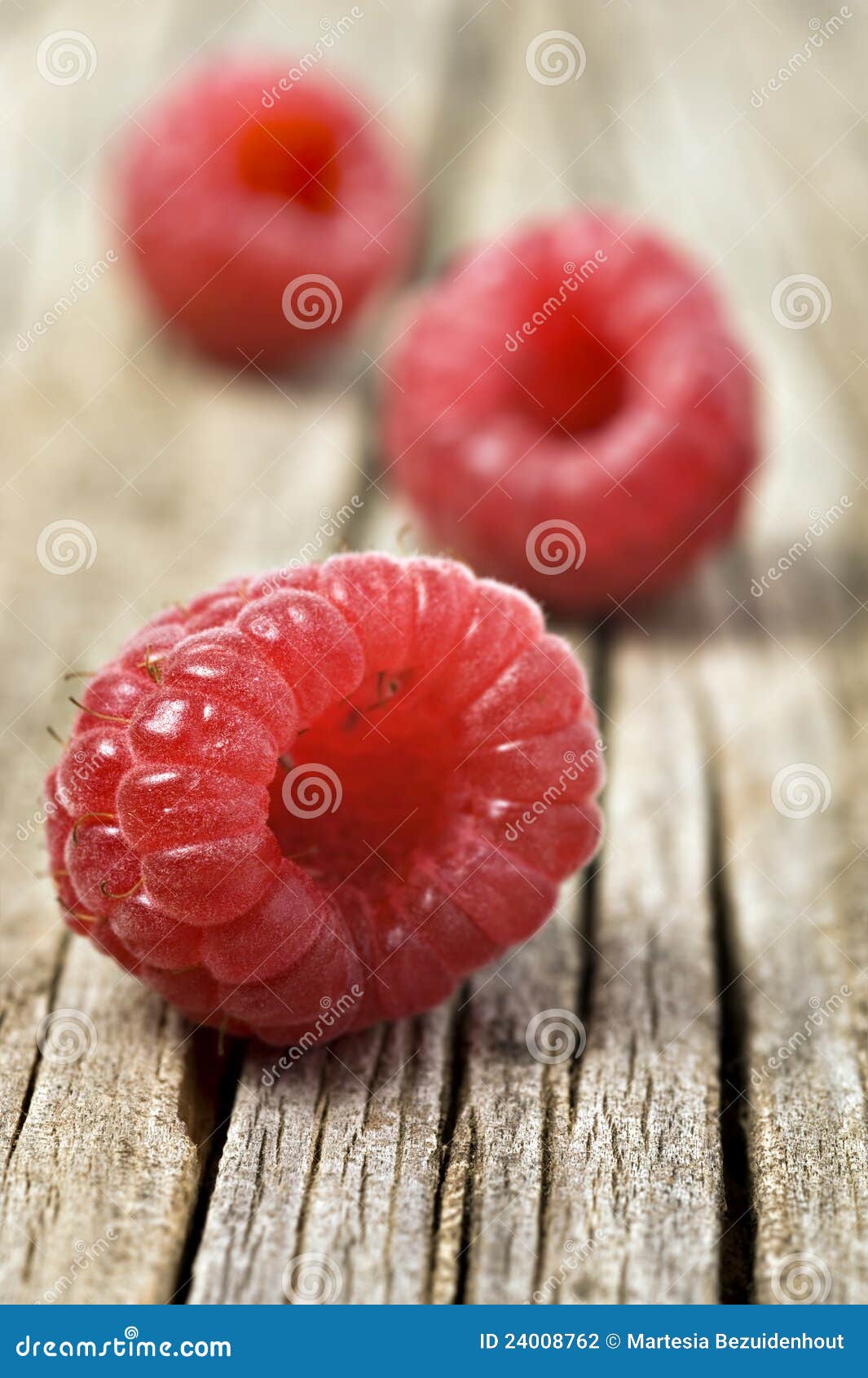 Fresh Healthy Organic Raspberry Stock Photo - Image of dessert, macro ...