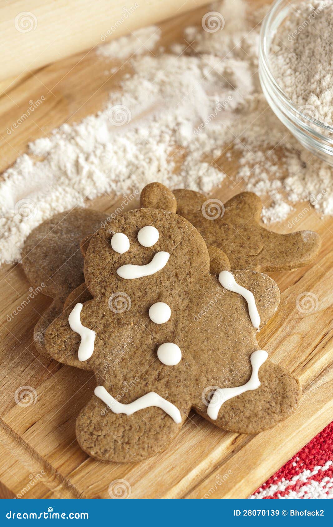Fresh Homemade Gingerbread Men Stock Image - Image of smile, winter ...
