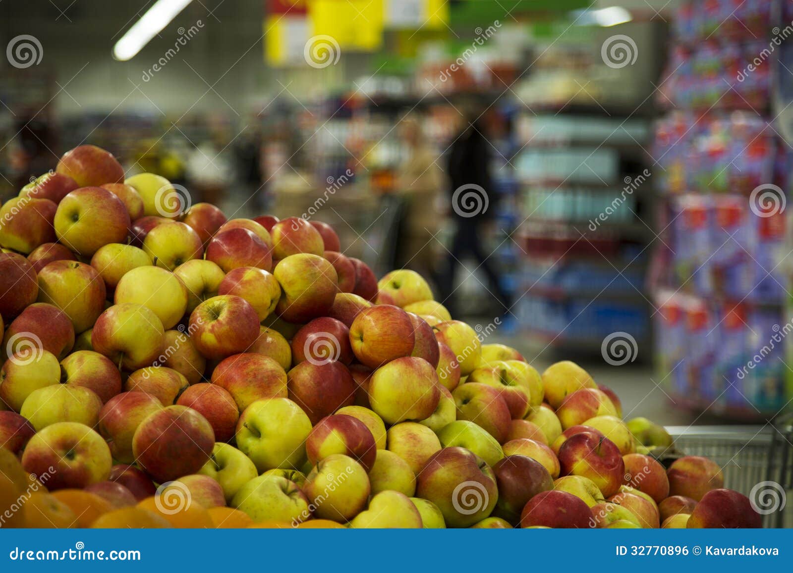 Fresh Juicy Apples at the Supermarket Stock Photo - Image of fruit ...