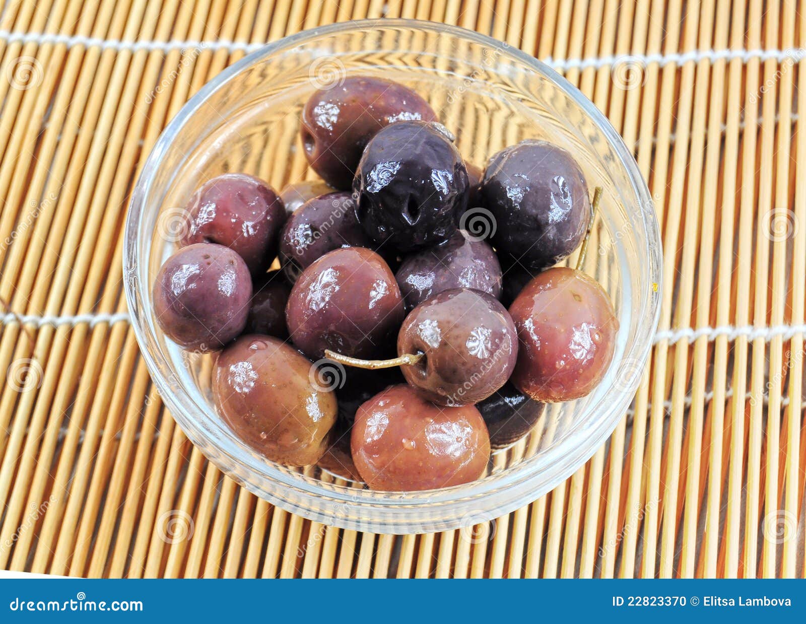 Fresh olives in a bowl stock photo. Image of organic - 22823370