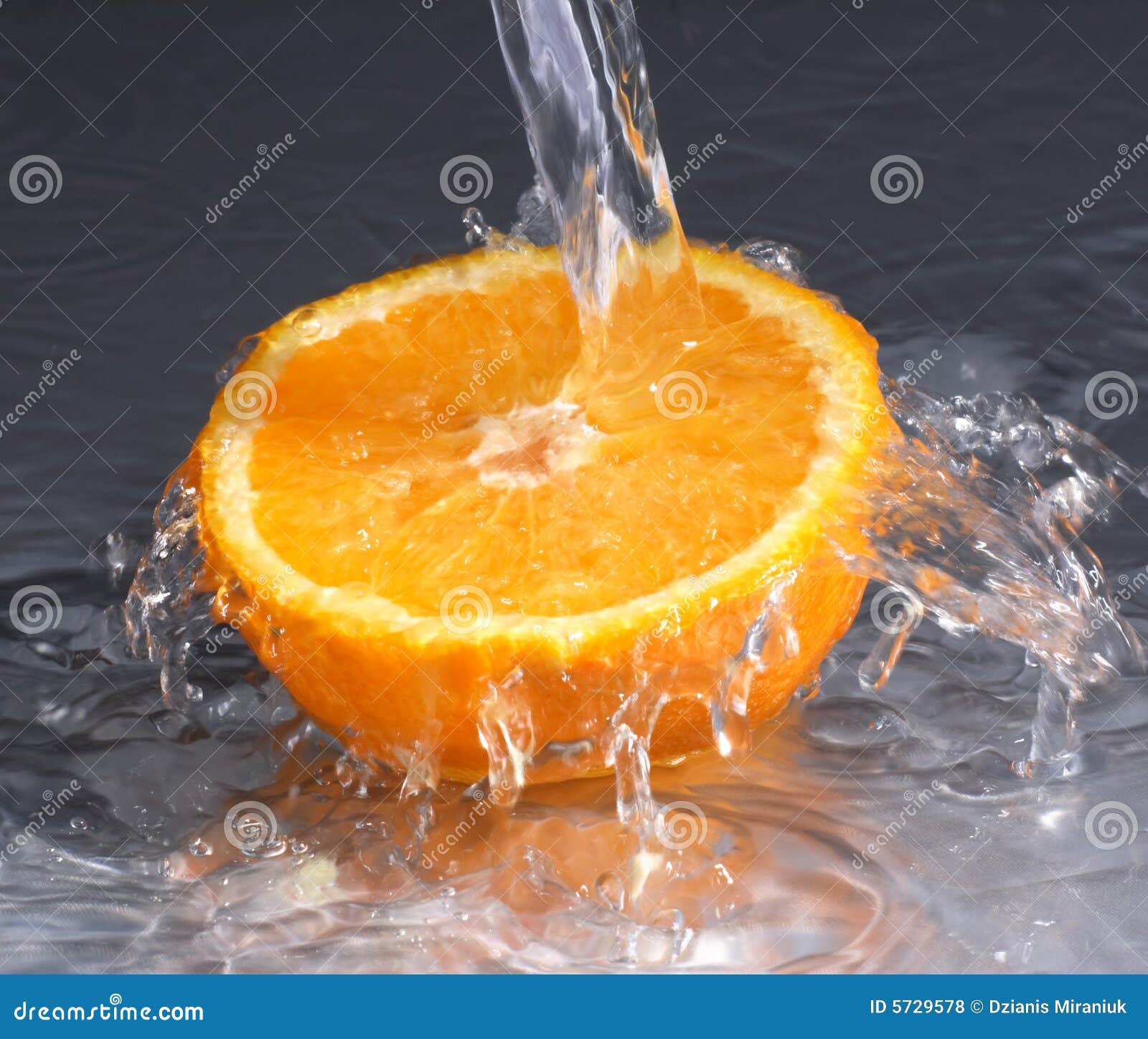 Fresh Orange , Water Splash Stock Photo - Image of drop, juice: 5729578