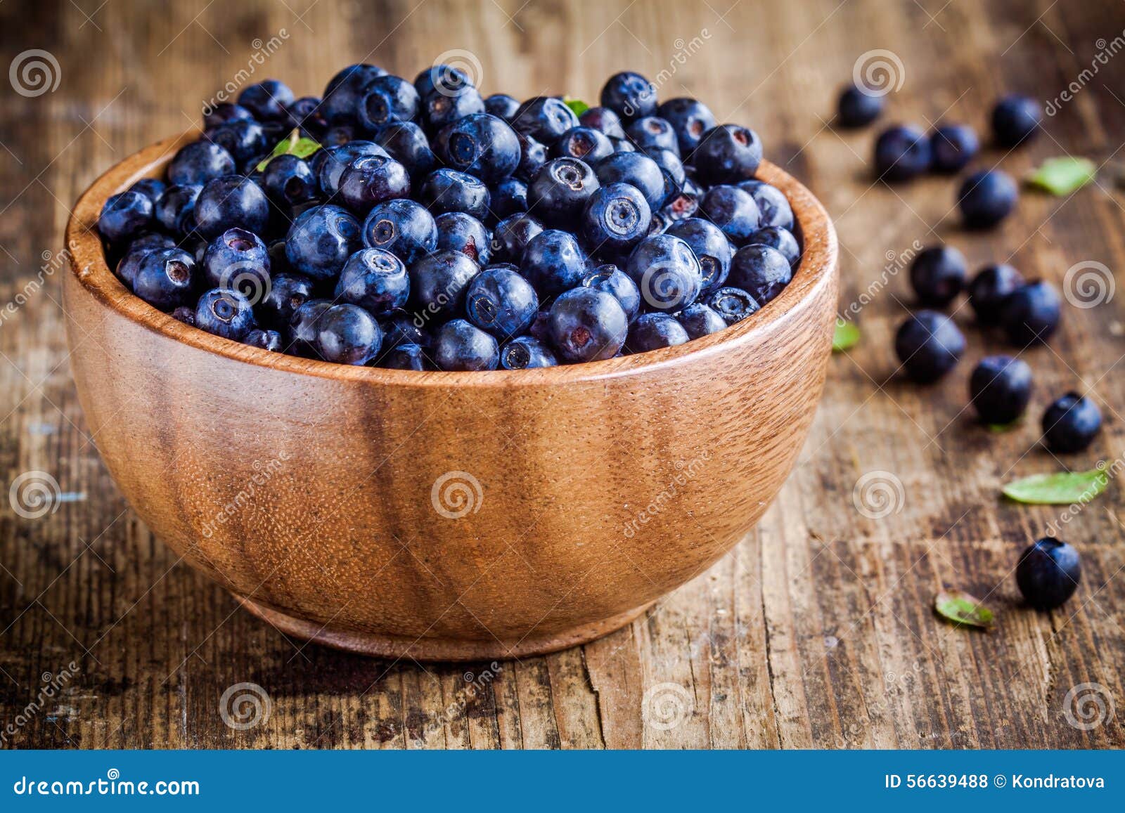 Fresh Organic Blueberries in a Bowl Stock Photo - Image of close ...