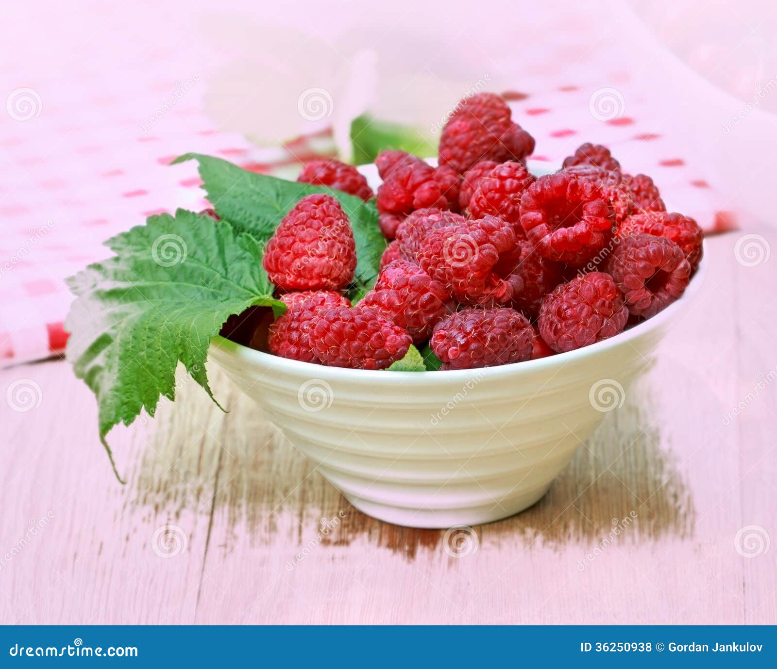 Fresh organic raspberry stock photo. Image of juice, closeup - 36250938