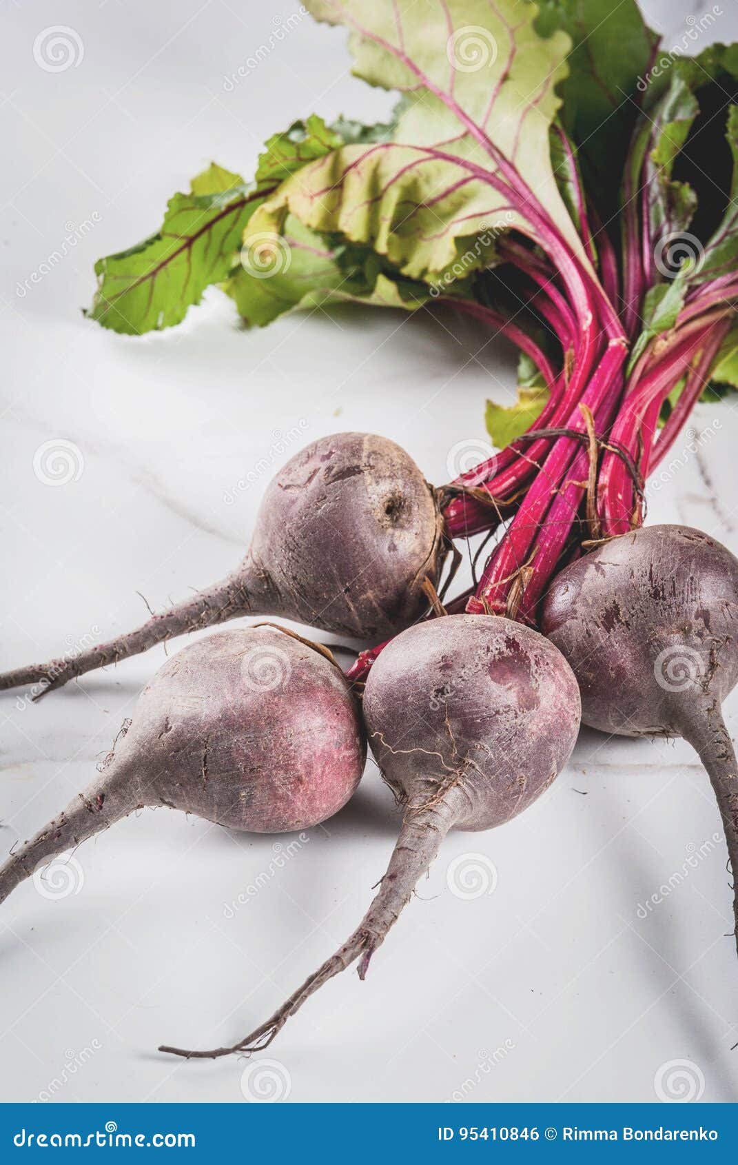 Fresh organic raw beets stock photo. Image of gluten - 95410846