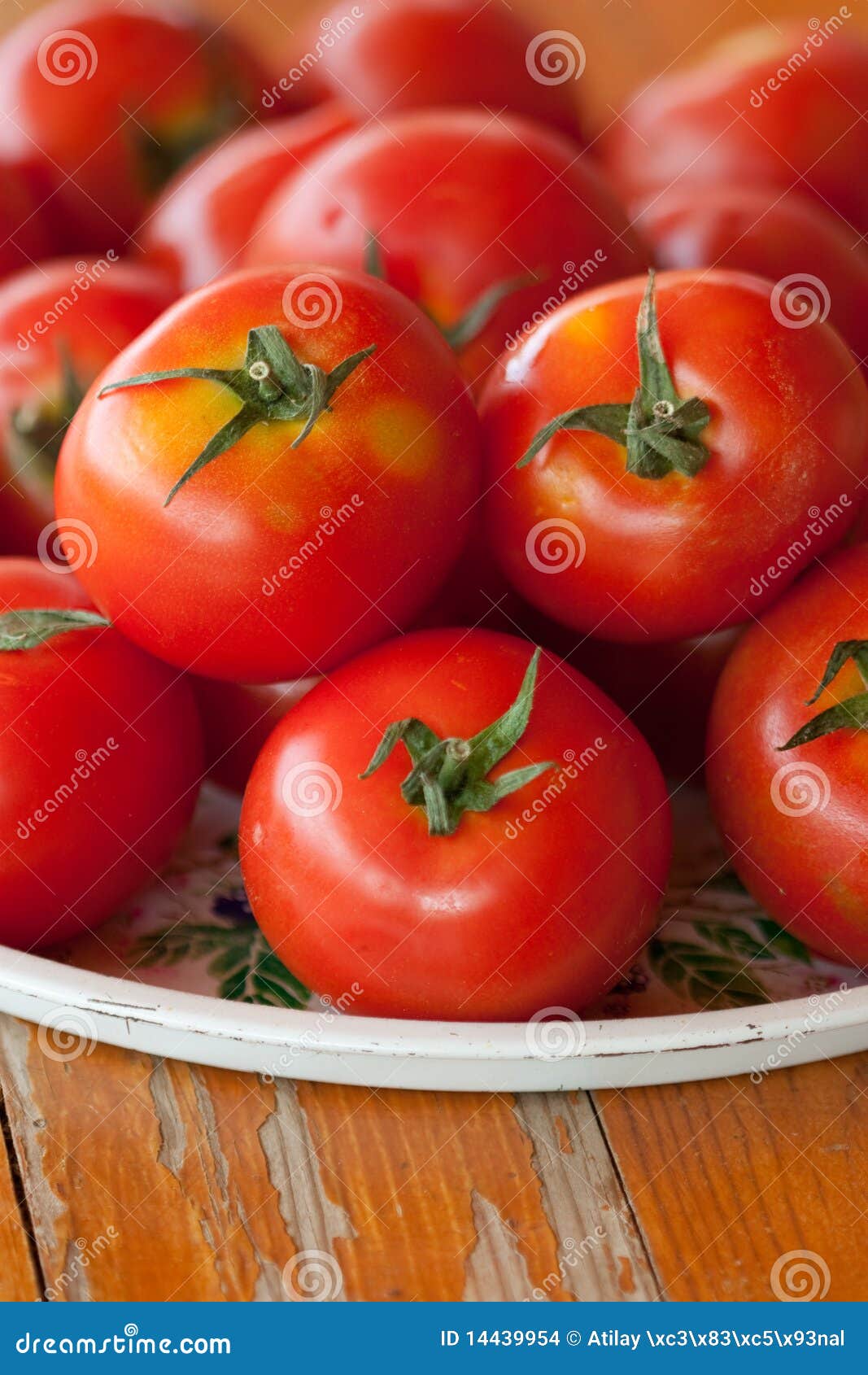 Fresh Organic Tomatoes stock photo. Image of green, ripe - 14439954