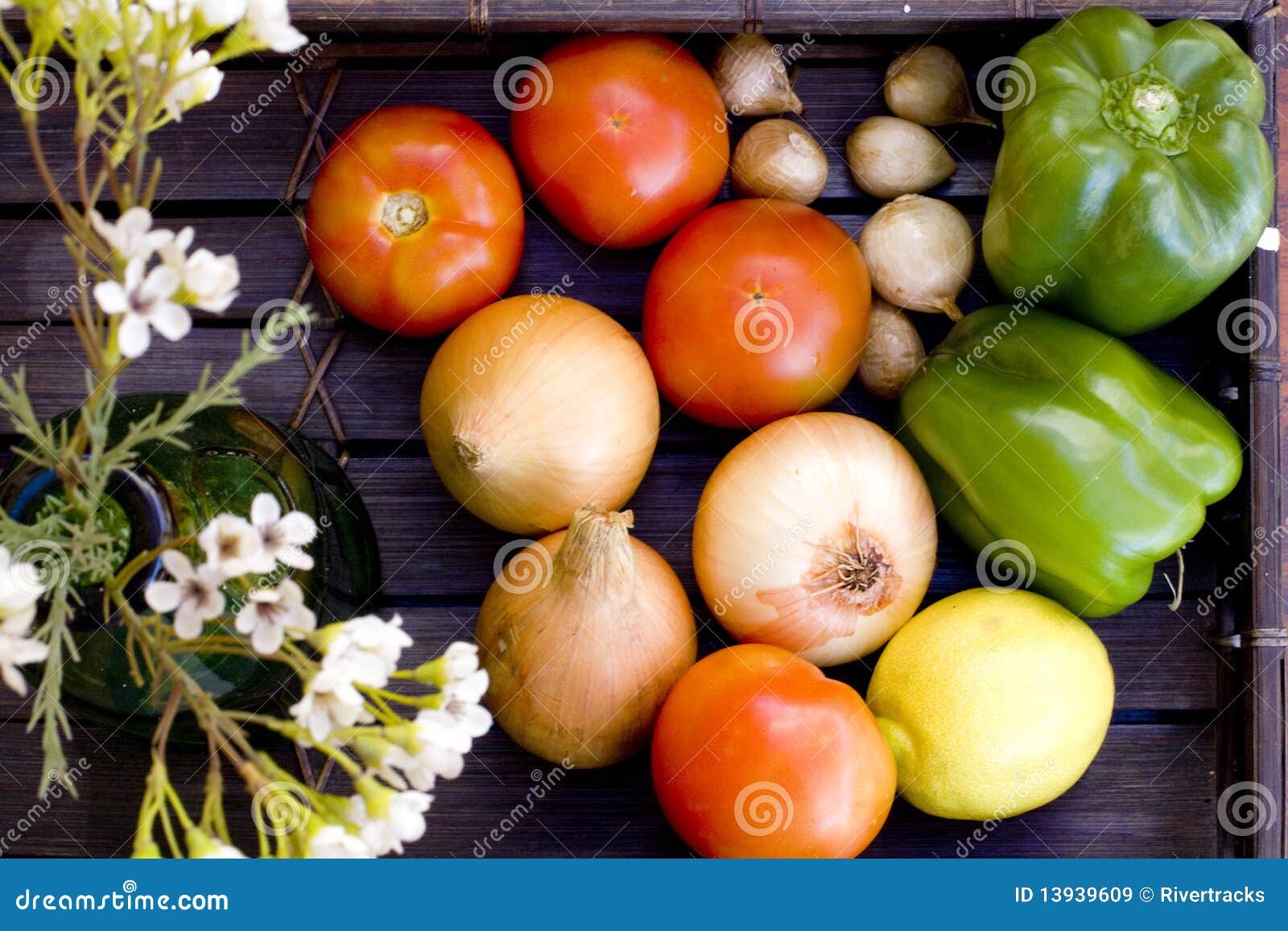 Fresh organic vegetables stock image. Image of salad - 13939609